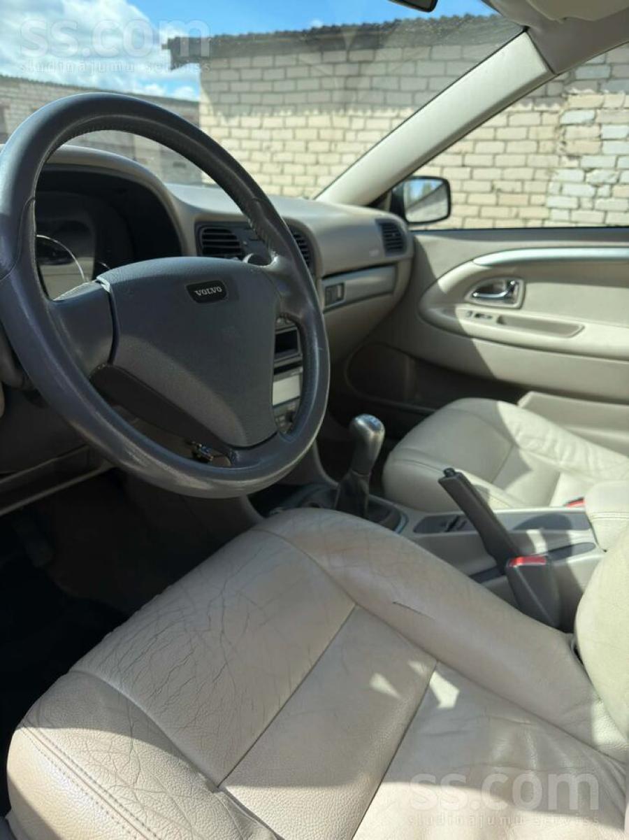 Volvo V40 2004 Ogre, ar dzinēja tilpumu 1.90 L un nobraukumu 348 tūkst. km par 1100 €, foto 5 vietnē AUTOMOTO.COM.LV