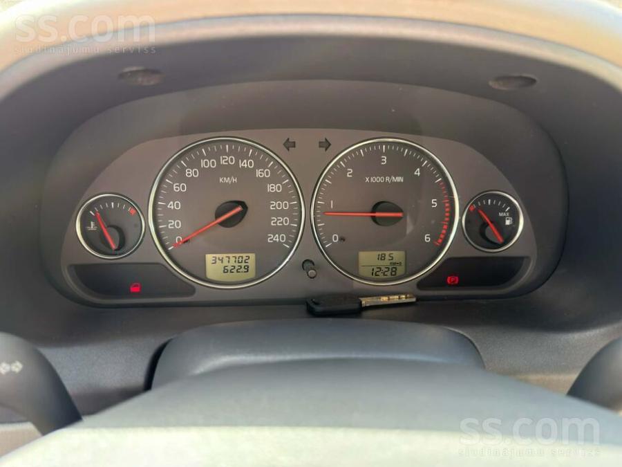 Volvo V40 2004 Ogre, ar dzinēja tilpumu 1.90 L un nobraukumu 348 tūkst. km par 1100 €, foto 8 vietnē AUTOMOTO.COM.LV