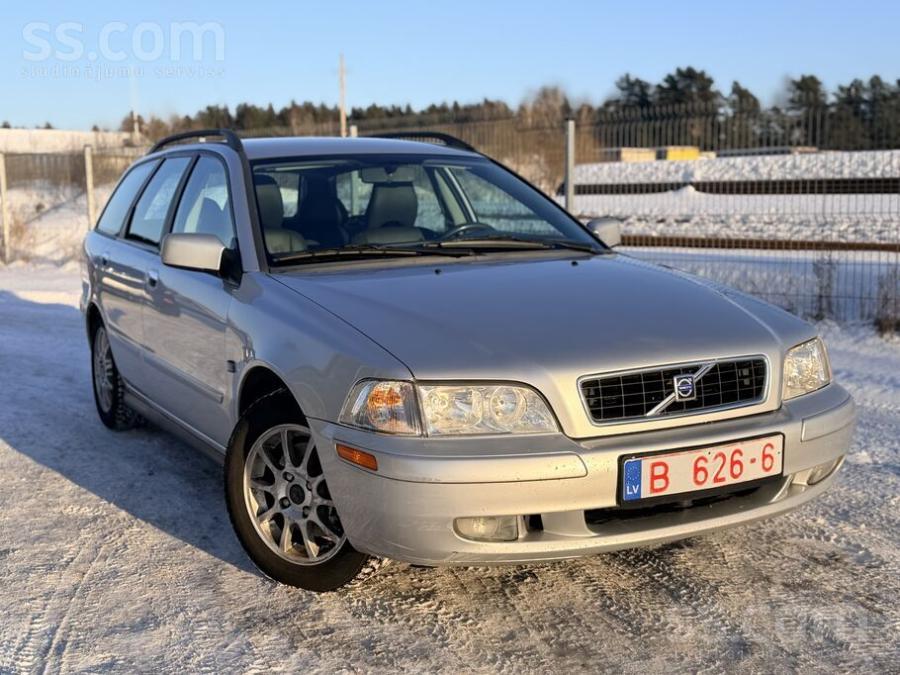 Volvo V40 2004 in Riga, with an engine capacity of 1.90 L and mileage of 280 thousand km for 2400 €, photo 1 on AUTOMOTO.COM.LV