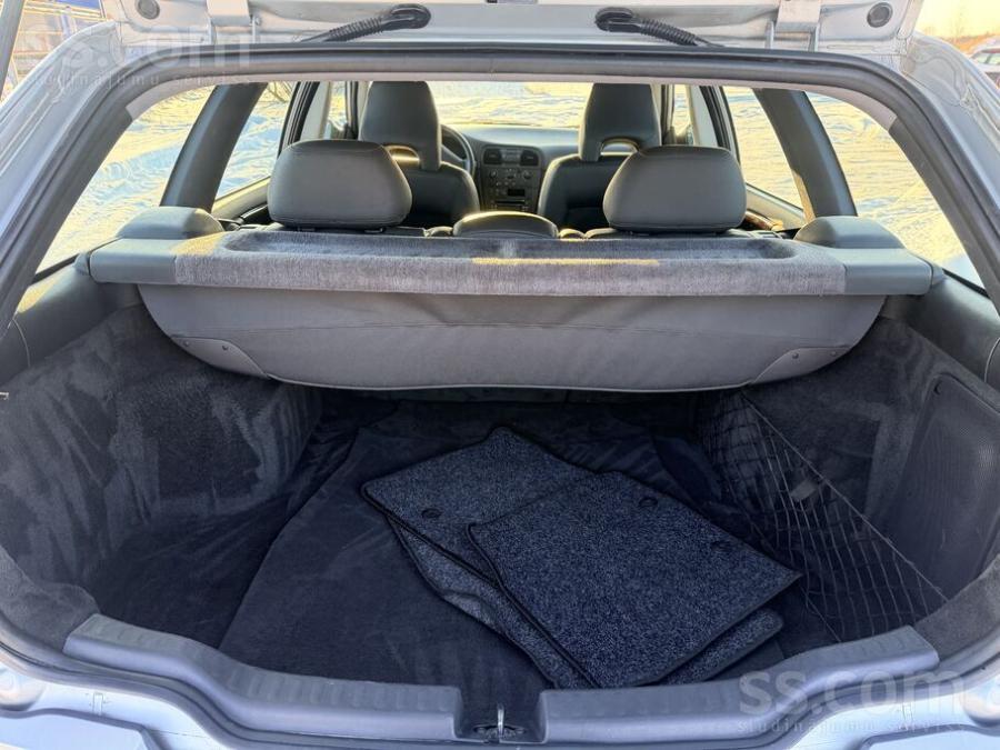 Volvo V40 2004 in Riga, with an engine capacity of 1.90 L and mileage of 280 thousand km for 2400 €, photo 7 on AUTOMOTO.COM.LV