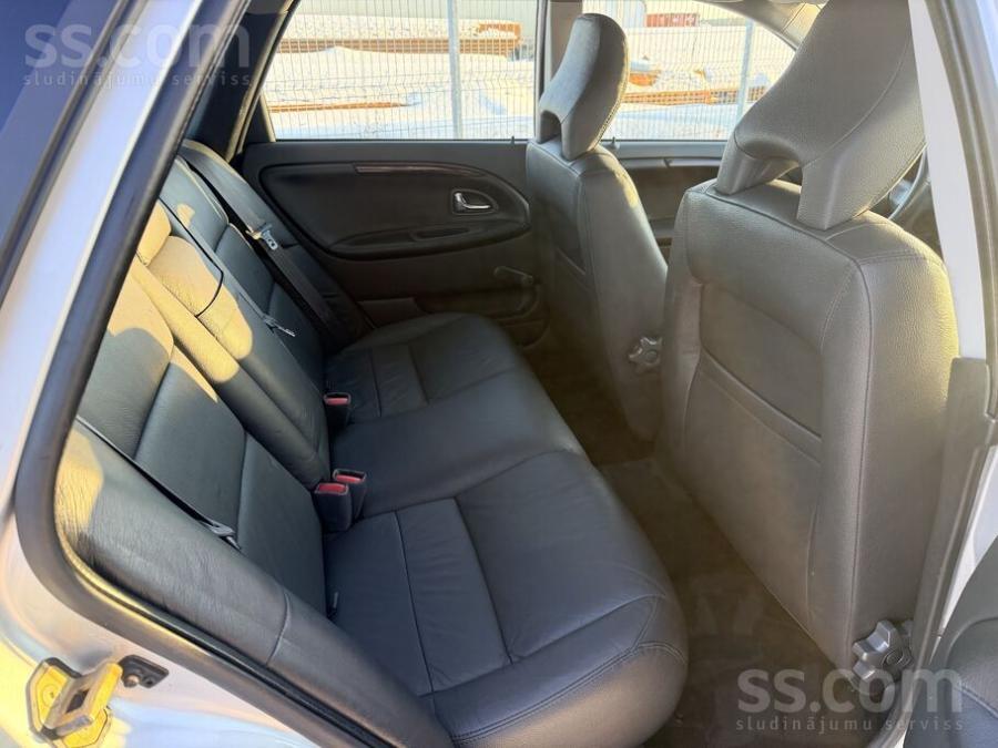 Volvo V40 2004 in Riga, with an engine capacity of 1.90 L and mileage of 280 thousand km for 2400 €, photo 11 on AUTOMOTO.COM.LV