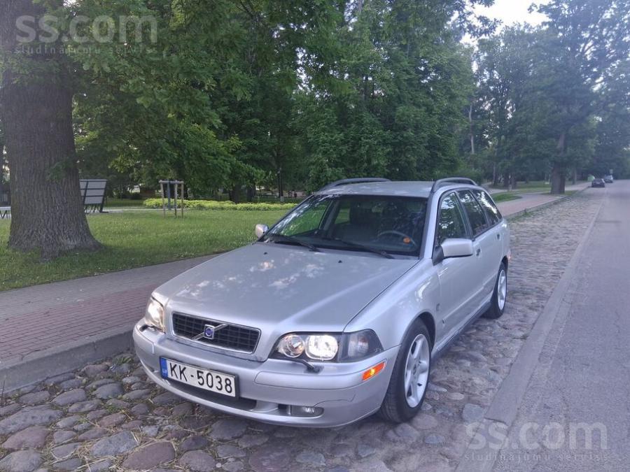 Volvo V40 2004 in Tukums, with an engine capacity of 1.90 L and mileage of 296 thousand km for 1000 €, photo 6 on AUTOMOTO.COM.LV
