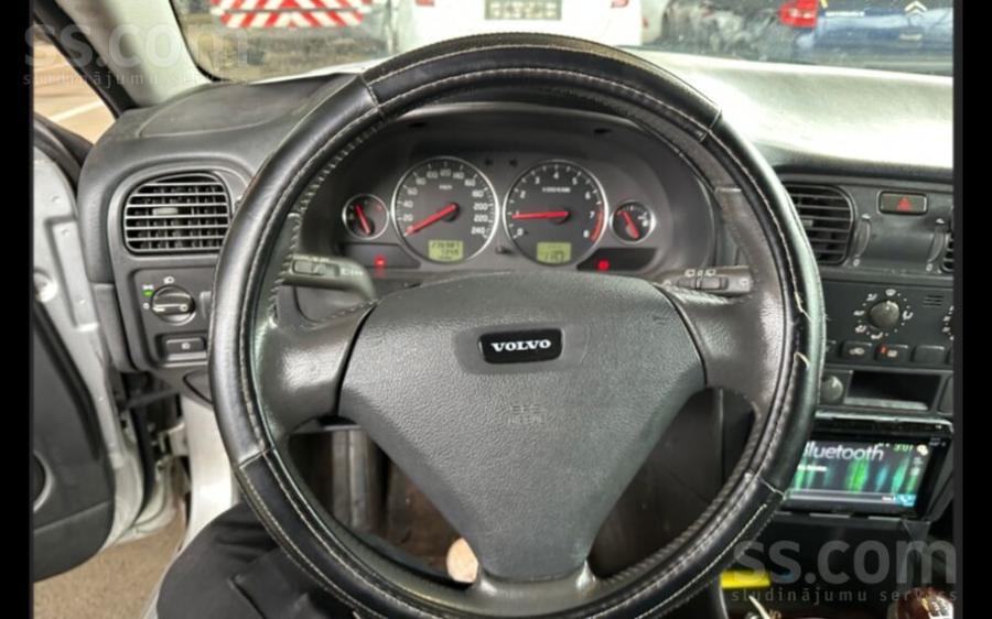 Volvo V40 2004 Rīga, ar dzinēja tilpumu 1.80 L un nobraukumu 237 tūkst. km par 1499 €, foto 10 vietnē AUTOMOTO.COM.LV