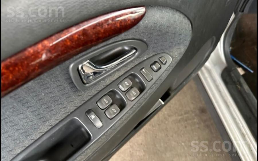 Volvo V40 2004 Rīga, ar dzinēja tilpumu 1.80 L un nobraukumu 237 tūkst. km par 1499 €, foto 12 vietnē AUTOMOTO.COM.LV