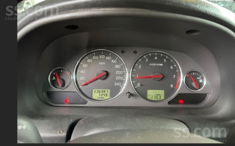 Volvo V40 2004 Rīga, ar dzinēja tilpumu 1.80 L un nobraukumu 237 tūkst. km par 1499 €, foto 14 vietnē AUTOMOTO.COM.LV
