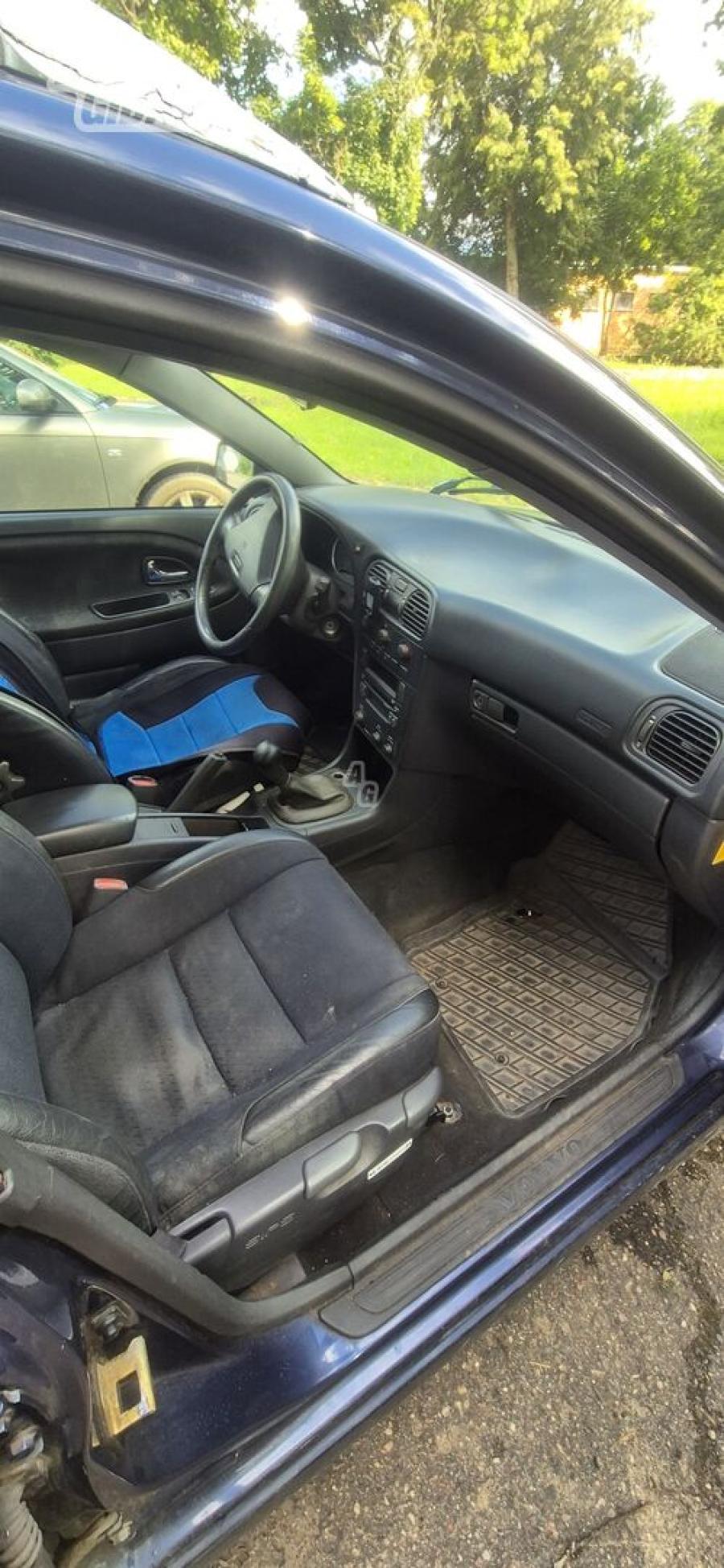Volvo V40 2004 in Ignalina, with an engine capacity of 1.80 L and mileage of 244 thousand km for 370 €, photo 3 on AUTOMOTO.COM.LV