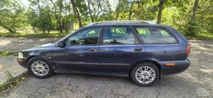 Volvo V40 2004 in Ignalina, with an engine capacity of 1.80 L and mileage of 244 thousand km for 370 €, photo 9 on AUTOMOTO.COM.LV