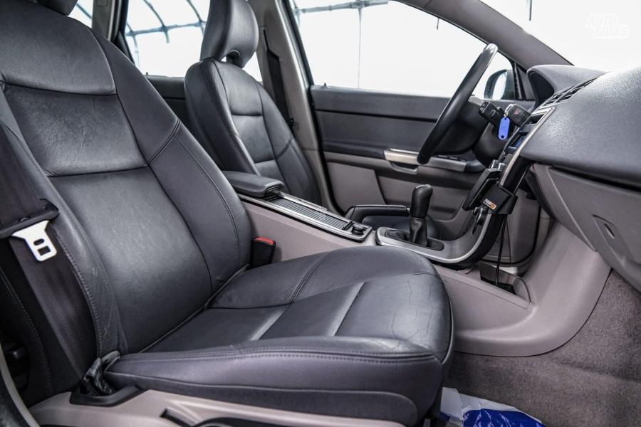 Volvo V40 2008 Kauņa, ar dzinēja tilpumu 1.60 L un nobraukumu 358 tūkst. km par 3390 €, foto 13 vietnē AUTOMOTO.COM.LV