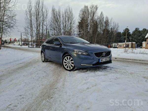 Volvo V40 2013 in Riga, with an engine capacity of 1.60 L and mileage of 354 thousand km for 4900 €, photo 2 on AUTOMOTO.COM.LV