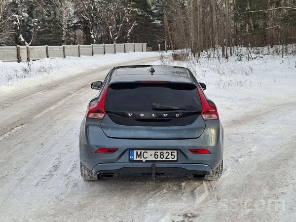 Volvo V40 2013 in Riga, with an engine capacity of 1.60 L and mileage of 354 thousand km for 4900 €, photo 7 on AUTOMOTO.COM.LV
