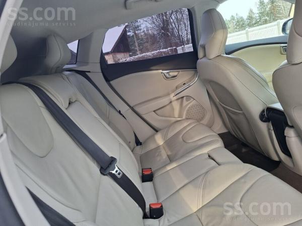 Volvo V40 2013 in Riga, with an engine capacity of 1.60 L and mileage of 354 thousand km for 4900 €, photo 10 on AUTOMOTO.COM.LV