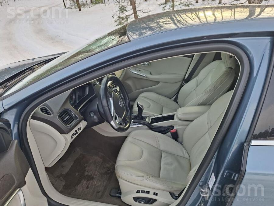 Volvo V40 2013 Rīga, ar dzinēja tilpumu 1.60 L un nobraukumu 354 tūkst. km par 4900 €, foto 17 vietnē AUTOMOTO.COM.LV