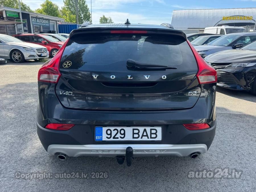 Volvo V40 2013 in Tallinn, with an engine capacity of 2.00 L and mileage of 356 thousand km for 6999 €, photo 6 on AUTOMOTO.COM.LV