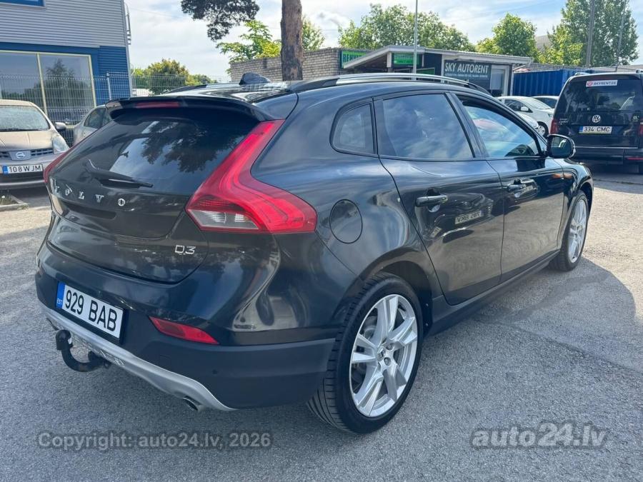 Volvo V40 2013 in Tallinn, with an engine capacity of 2.00 L and mileage of 356 thousand km for 6999 €, photo 7 on AUTOMOTO.COM.LV