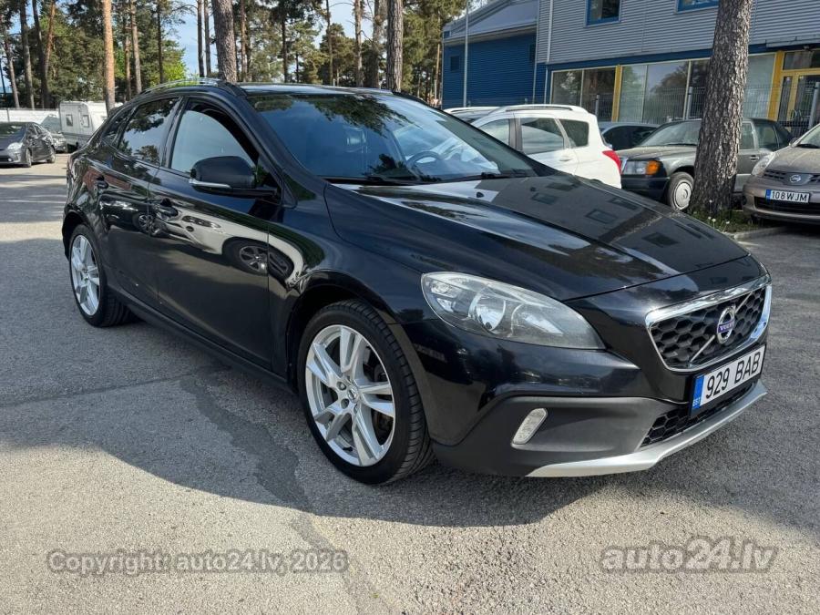 Volvo V40 2013 in Tallinn, with an engine capacity of 2.00 L and mileage of 356 thousand km for 6999 €, photo 9 on AUTOMOTO.COM.LV