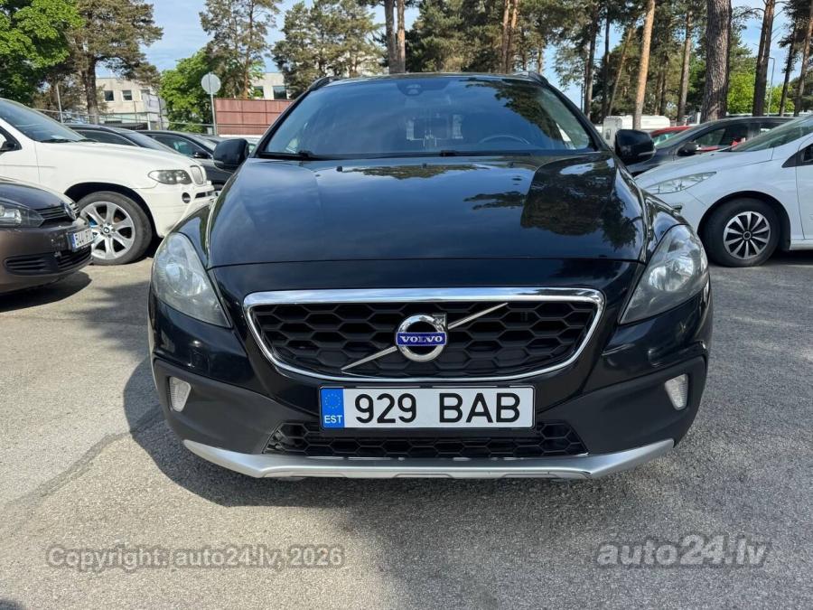 Volvo V40 2013 in Tallinn, with an engine capacity of 2.00 L and mileage of 356 thousand km for 6999 €, photo 10 on AUTOMOTO.COM.LV