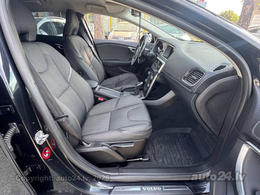 Volvo V40 2013 in Tallinn, with an engine capacity of 2.00 L and mileage of 356 thousand km for 6999 €, photo 14 on AUTOMOTO.COM.LV