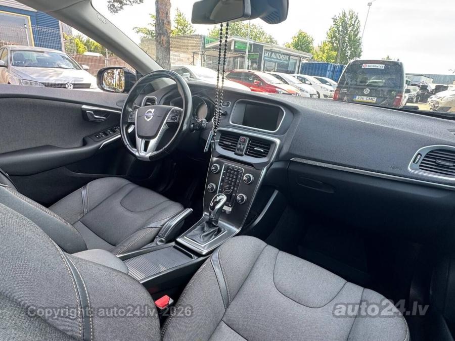 Volvo V40 2013 in Tallinn, with an engine capacity of 2.00 L and mileage of 356 thousand km for 6999 €, photo 15 on AUTOMOTO.COM.LV