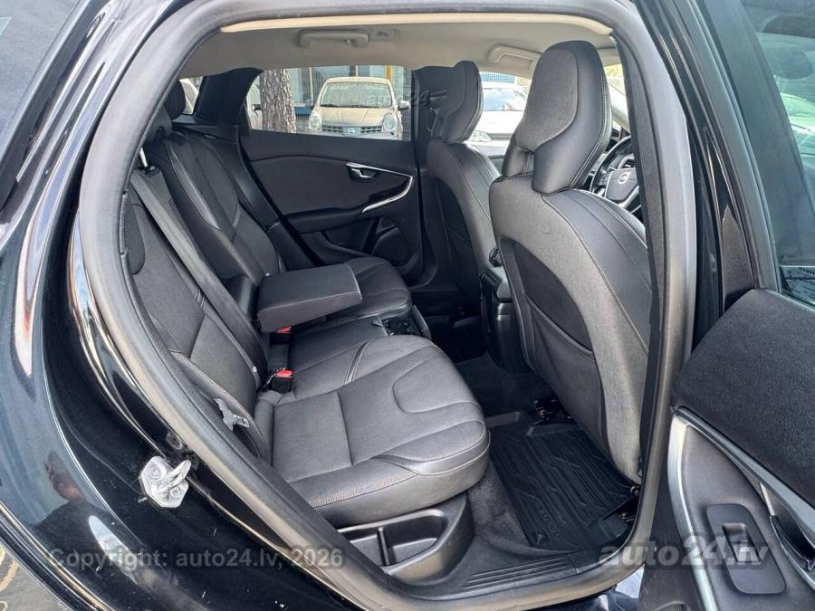 Volvo V40 2013 in Tallinn, with an engine capacity of 2.00 L and mileage of 356 thousand km for 6999 €, photo 16 on AUTOMOTO.COM.LV