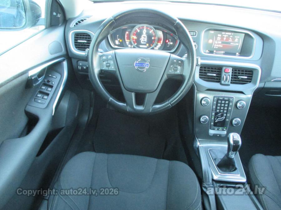 Volvo V40 2014 Tartu, ar dzinēja tilpumu 2.00 L un nobraukumu 303 tūkst. km par 6500 €, foto 5 vietnē AUTOMOTO.COM.LV