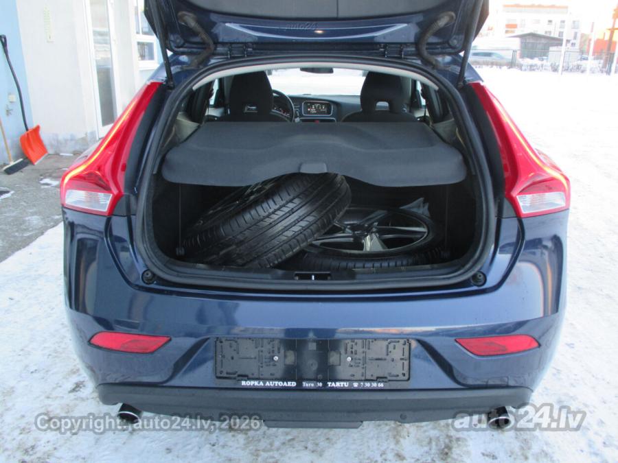 Volvo V40 2014 Tartu, ar dzinēja tilpumu 2.00 L un nobraukumu 303 tūkst. km par 6500 €, foto 4 vietnē AUTOMOTO.COM.LV