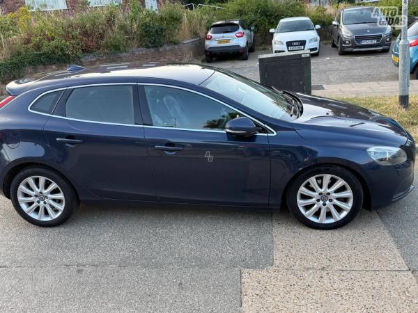 Volvo V40 2015 in Jonava, with an engine capacity of 2.00 L and mileage of 288 thousand km for 3300 €, photo 3 on AUTOMOTO.COM.LV