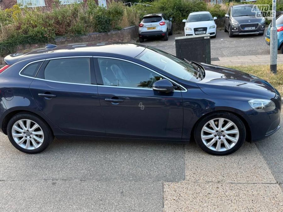 Volvo V40 2015 in Jonava, with an engine capacity of 2.00 L and mileage of 288 thousand km for 3700 €, photo 4 on AUTOMOTO.COM.LV