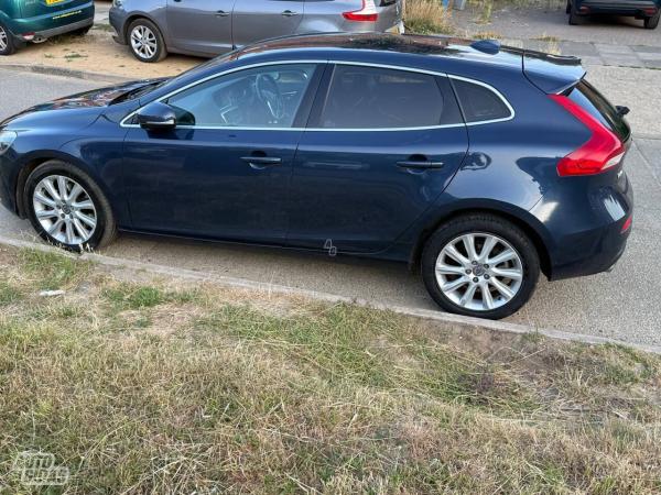 Volvo V40 2015 in Jonava, with an engine capacity of 2.00 L and mileage of 288 thousand km for 3300 €, photo 4 on AUTOMOTO.COM.LV