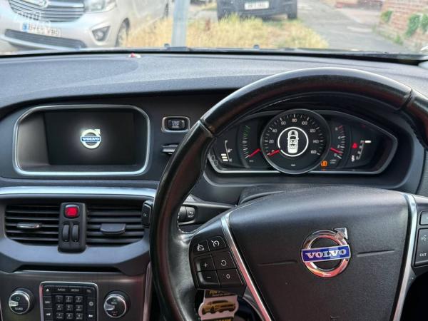 Volvo V40 2015 in Jonava, with an engine capacity of 2.00 L and mileage of 288 thousand km for 3300 €, photo 7 on AUTOMOTO.COM.LV