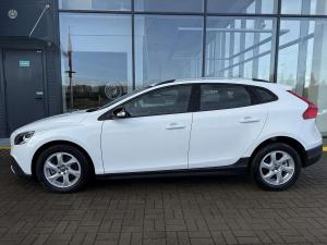 Balts Volvo V40 2015 Viļņa, ar dzinēja tilpumu 1.56 L un nobraukumu 50 tūkst. km par 10499 €, foto 4 vietnē AUTOMOTO.COM.LV