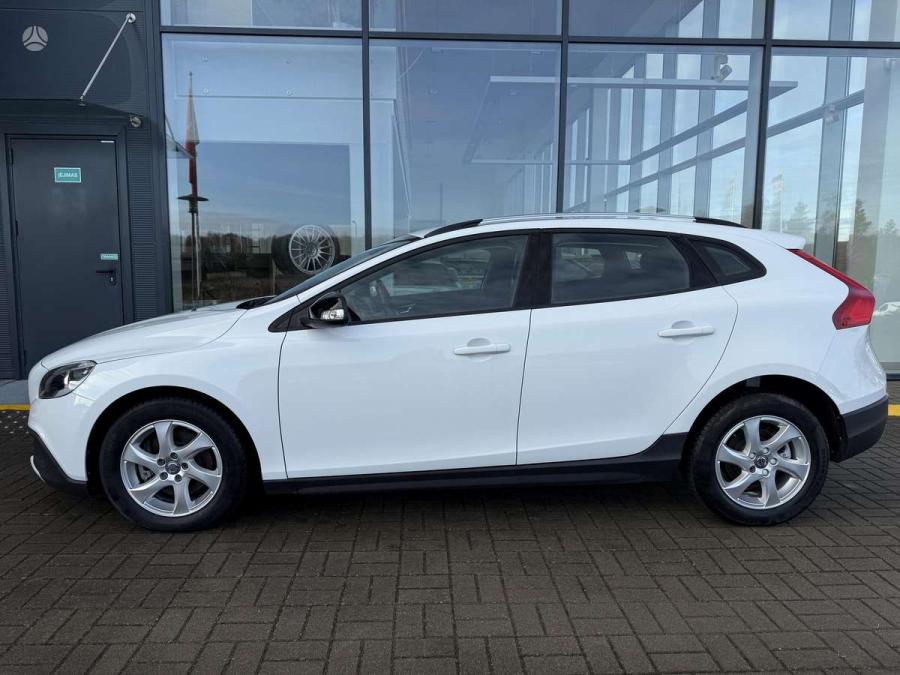 Balts Volvo V40 2015 Viļņa, ar dzinēja tilpumu 1.56 L un nobraukumu 50 tūkst. km par 10499 €, foto 4 vietnē AUTOMOTO.COM.LV