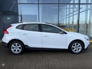 Balts Volvo V40 2015 Viļņa, ar dzinēja tilpumu 1.56 L un nobraukumu 50 tūkst. km par 10499 €, foto 7 vietnē AUTOMOTO.COM.LV