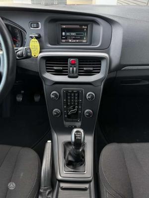 Balts Volvo V40 2015 Viļņa, ar dzinēja tilpumu 1.56 L un nobraukumu 50 tūkst. km par 10499 €, foto 13 vietnē AUTOMOTO.COM.LV