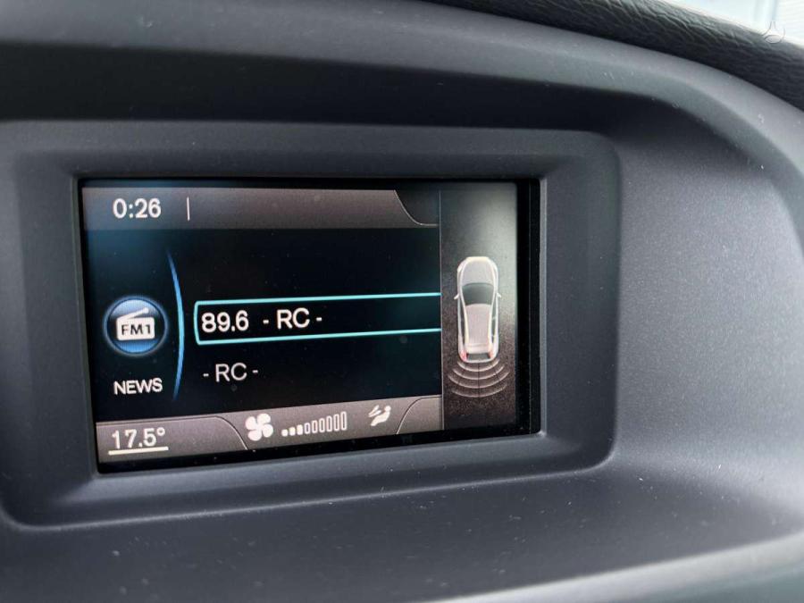 Balts Volvo V40 2015 Viļņa, ar dzinēja tilpumu 1.56 L un nobraukumu 50 tūkst. km par 10499 €, foto 18 vietnē AUTOMOTO.COM.LV