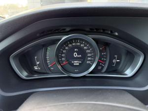 Balts Volvo V40 2015 Viļņa, ar dzinēja tilpumu 1.56 L un nobraukumu 50 tūkst. km par 10499 €, foto 20 vietnē AUTOMOTO.COM.LV