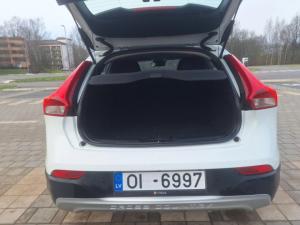 Balts Volvo V40 2005 Cēsis, ar dzinēja tilpumu 2.00 L un nobraukumu 258 tūkst. km par 8500 €, foto 10 vietnē AUTOMOTO.COM.LV