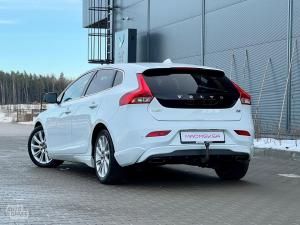 Balts Volvo V40 2012 Viļņa, ar dzinēja tilpumu 1.60 L un nobraukumu 303 tūkst. km par 5490 €, foto 2 vietnē AUTOMOTO.COM.LV