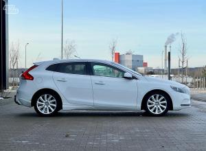 Balts Volvo V40 2012 Viļņa, ar dzinēja tilpumu 1.60 L un nobraukumu 303 tūkst. km par 5490 €, foto 3 vietnē AUTOMOTO.COM.LV