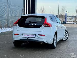 Balts Volvo V40 2012 Viļņa, ar dzinēja tilpumu 1.60 L un nobraukumu 303 tūkst. km par 5490 €, foto 5 vietnē AUTOMOTO.COM.LV