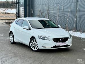 Balts Volvo V40 2012 Viļņa, ar dzinēja tilpumu 1.60 L un nobraukumu 303 tūkst. km par 5490 €, foto 7 vietnē AUTOMOTO.COM.LV