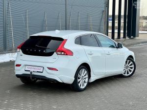 Balts Volvo V40 2012 Viļņa, ar dzinēja tilpumu 1.60 L un nobraukumu 303 tūkst. km par 5490 €, foto 9 vietnē AUTOMOTO.COM.LV