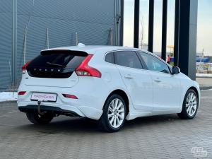 Balts Volvo V40 2012 Viļņa, ar dzinēja tilpumu 1.60 L un nobraukumu 303 tūkst. km par 5490 €, foto 13 vietnē AUTOMOTO.COM.LV