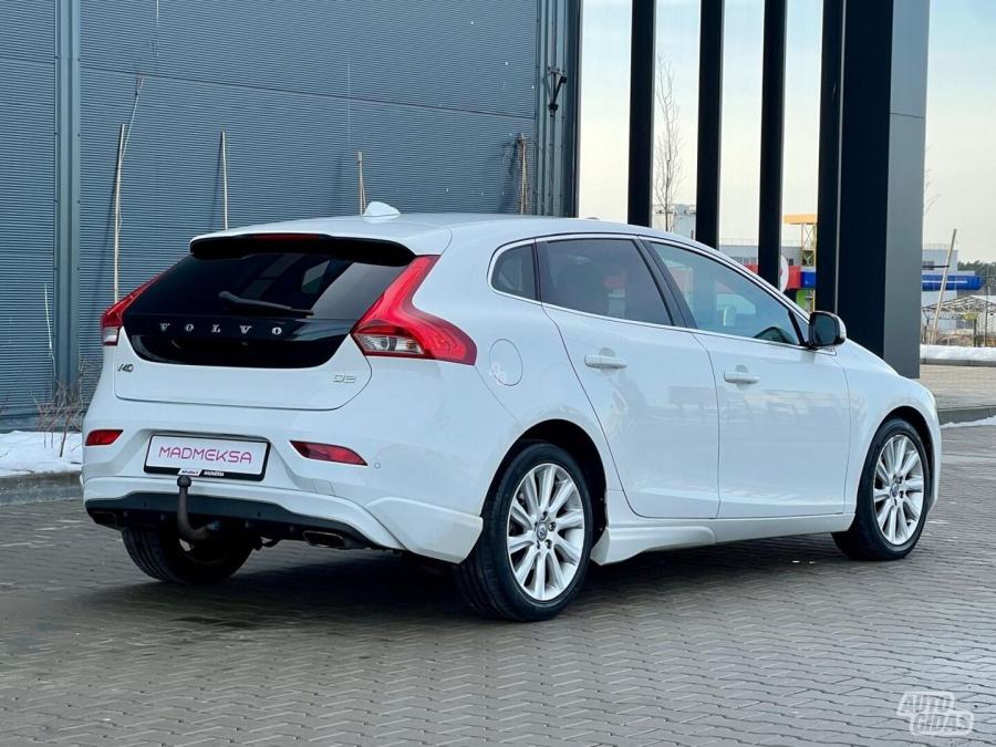 Balts Volvo V40 2012 Viļņa, ar dzinēja tilpumu 1.60 L un nobraukumu 303 tūkst. km par 5490 €, foto 13 vietnē AUTOMOTO.COM.LV