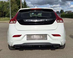White Volvo V40 2012 in Kaunas, with an engine capacity of 1.98 L and mileage of 255 thousand km for 7250 €, photo 3 on AUTOMOTO.COM.LV