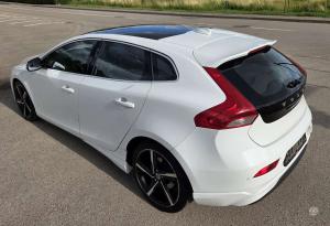 White Volvo V40 2012 in Kaunas, with an engine capacity of 1.98 L and mileage of 255 thousand km for 7250 €, photo 4 on AUTOMOTO.COM.LV