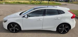 White Volvo V40 2012 in Kaunas, with an engine capacity of 1.98 L and mileage of 255 thousand km for 7250 €, photo 5 on AUTOMOTO.COM.LV