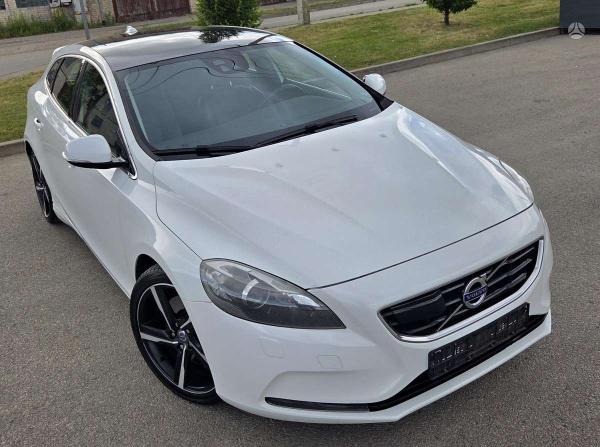 White Volvo V40 2012 in Kaunas, with an engine capacity of 1.98 L and mileage of 255 thousand km for 7250 €, photo 6 on AUTOMOTO.COM.LV