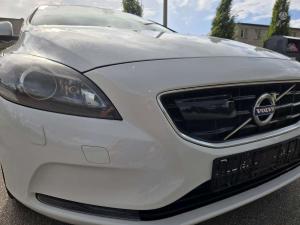 White Volvo V40 2012 in Kaunas, with an engine capacity of 1.98 L and mileage of 255 thousand km for 7250 €, photo 12 on AUTOMOTO.COM.LV