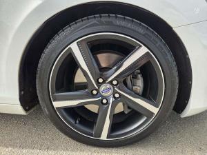 White Volvo V40 2012 in Kaunas, with an engine capacity of 1.98 L and mileage of 255 thousand km for 7250 €, photo 13 on AUTOMOTO.COM.LV