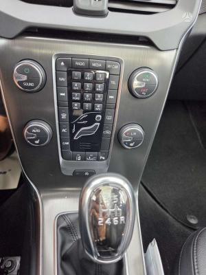 White Volvo V40 2012 in Kaunas, with an engine capacity of 1.98 L and mileage of 255 thousand km for 7250 €, photo 25 on AUTOMOTO.COM.LV